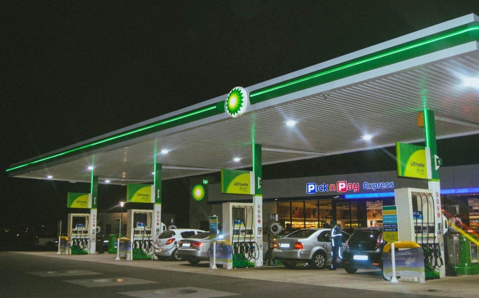 Why Do Cars Need Gas? (9 Reasons Why) | Autoily