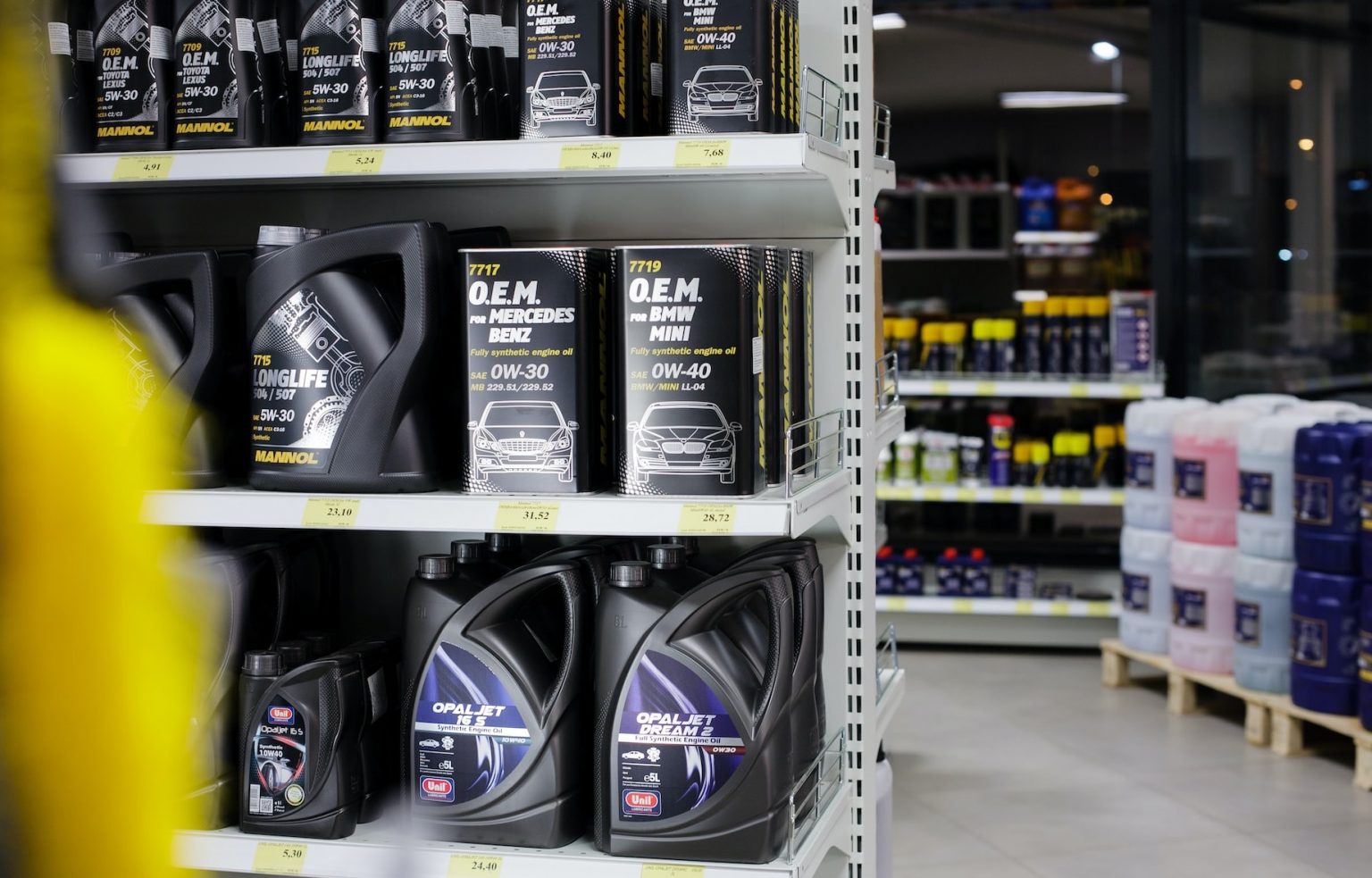 Why Use Synthetic Oil? (11 Reasons Why) | Autoily